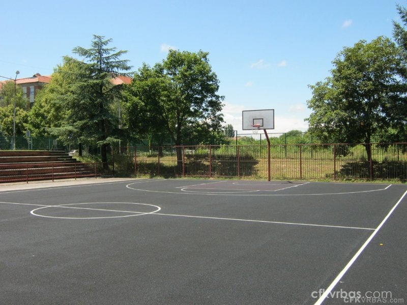 CFK Vrbas - KOŠARKAŠKI TEREN SA TARTAN PODLOGOM / BASKETBALL COURT WITH ...